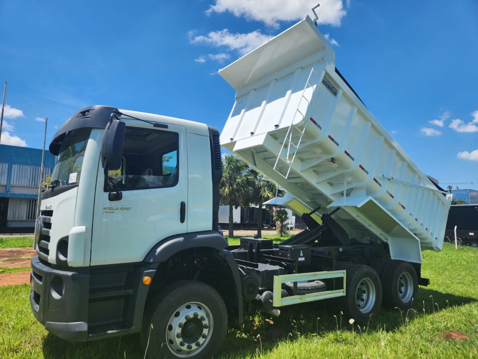 Brascar Implementos – Fabricante de Implementos Rodoviários